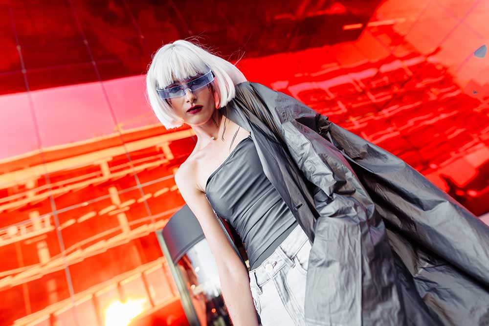 Modeling Agencies vs. Freelancing: Pros and Cons - 7dayschic